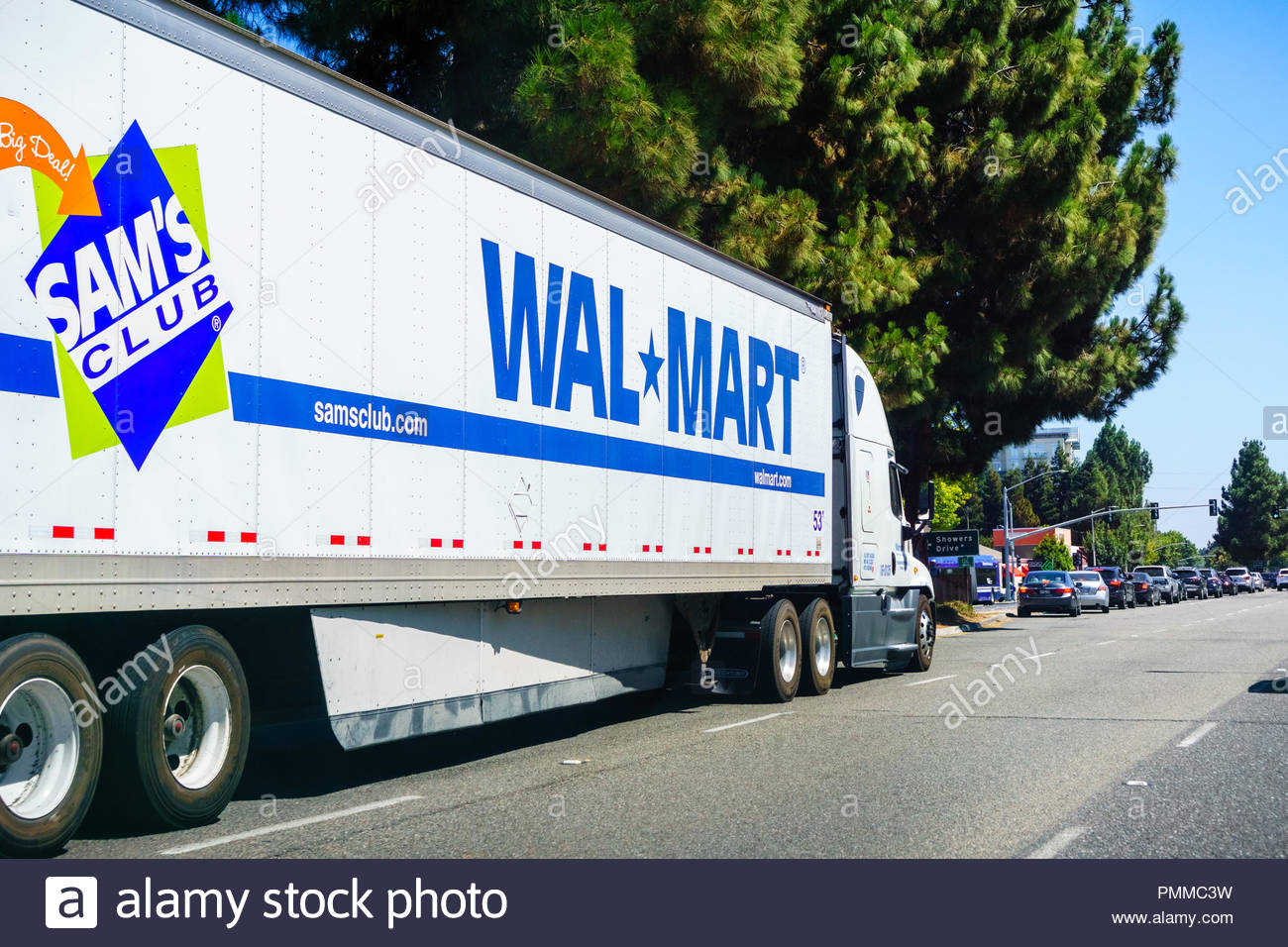 Wal Mart Truck Stock Photos & Wal Mart Truck Stock Images - Alamy