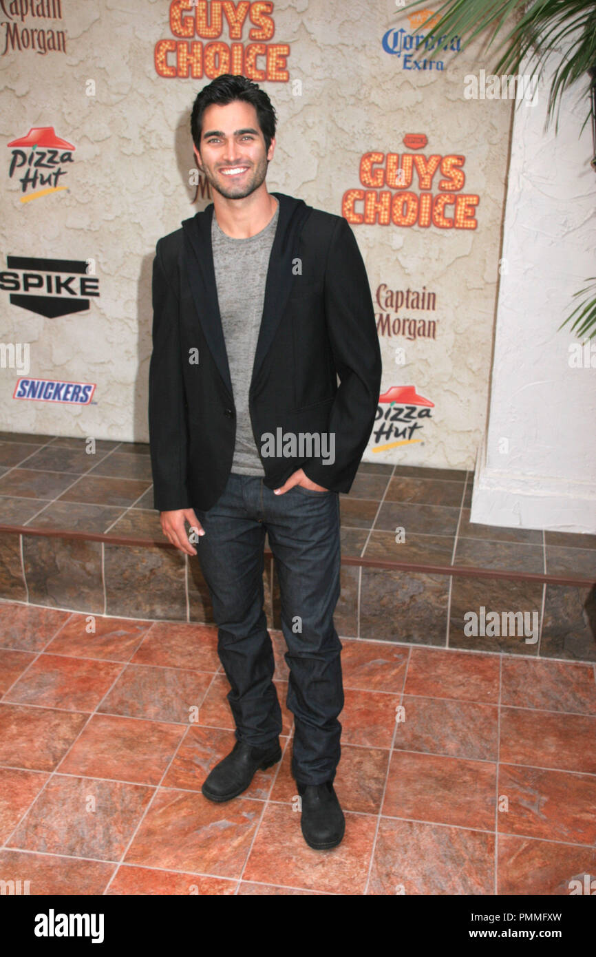 Tyler hoechlin guys choice awards 2011 hi-res stock photography and ...