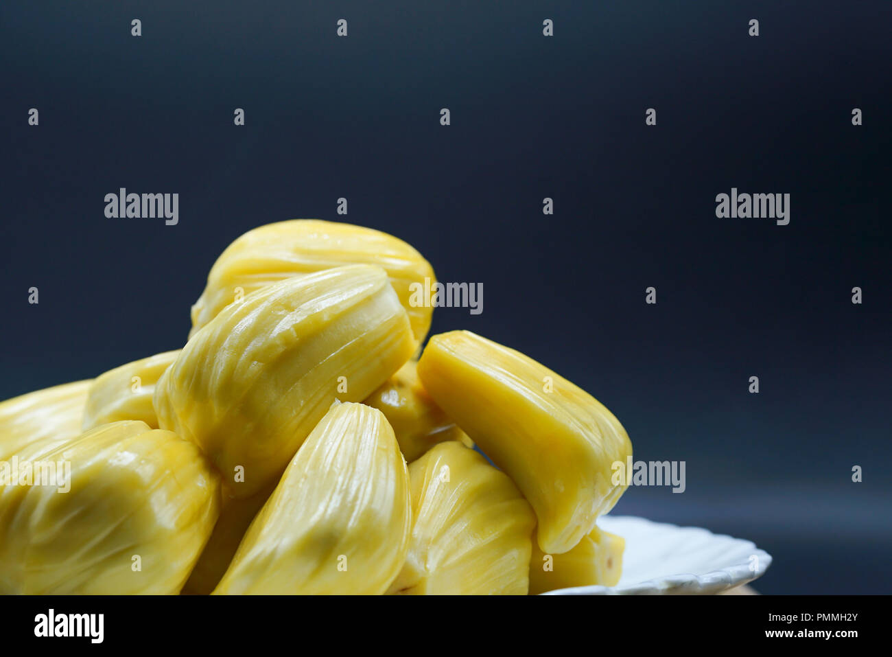 How to cut a raw jackfruit hi-res stock photography and images - Alamy