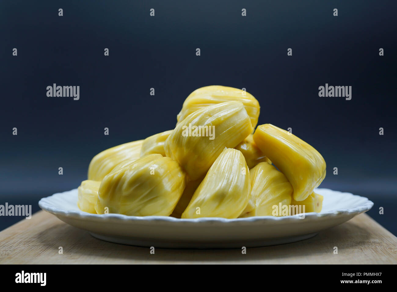 How to cut a raw jackfruit hi-res stock photography and images - Alamy