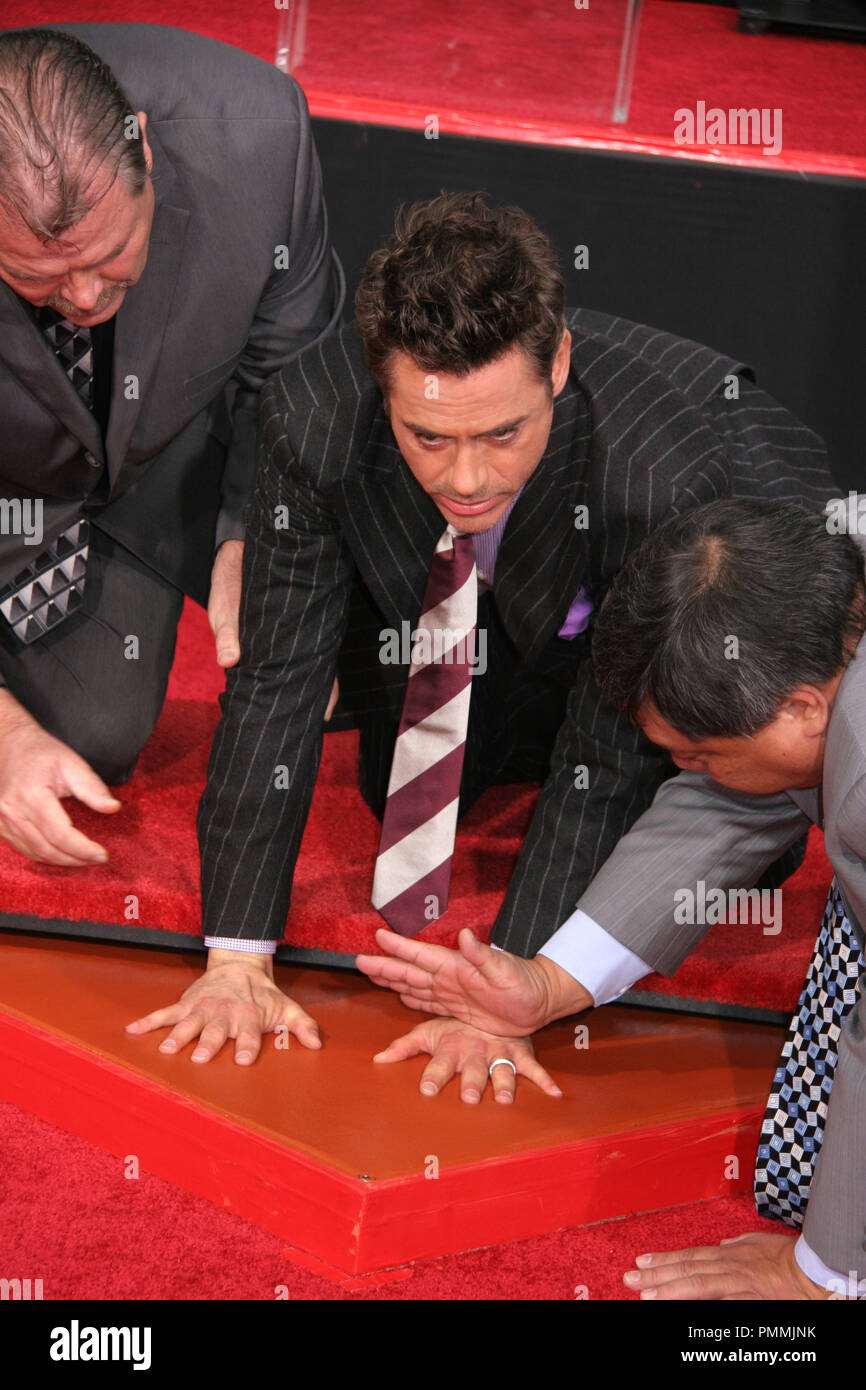 12/07/09 "Robert Downey Jr. Hand and Footprint Ceremoney" @Grauman's ...