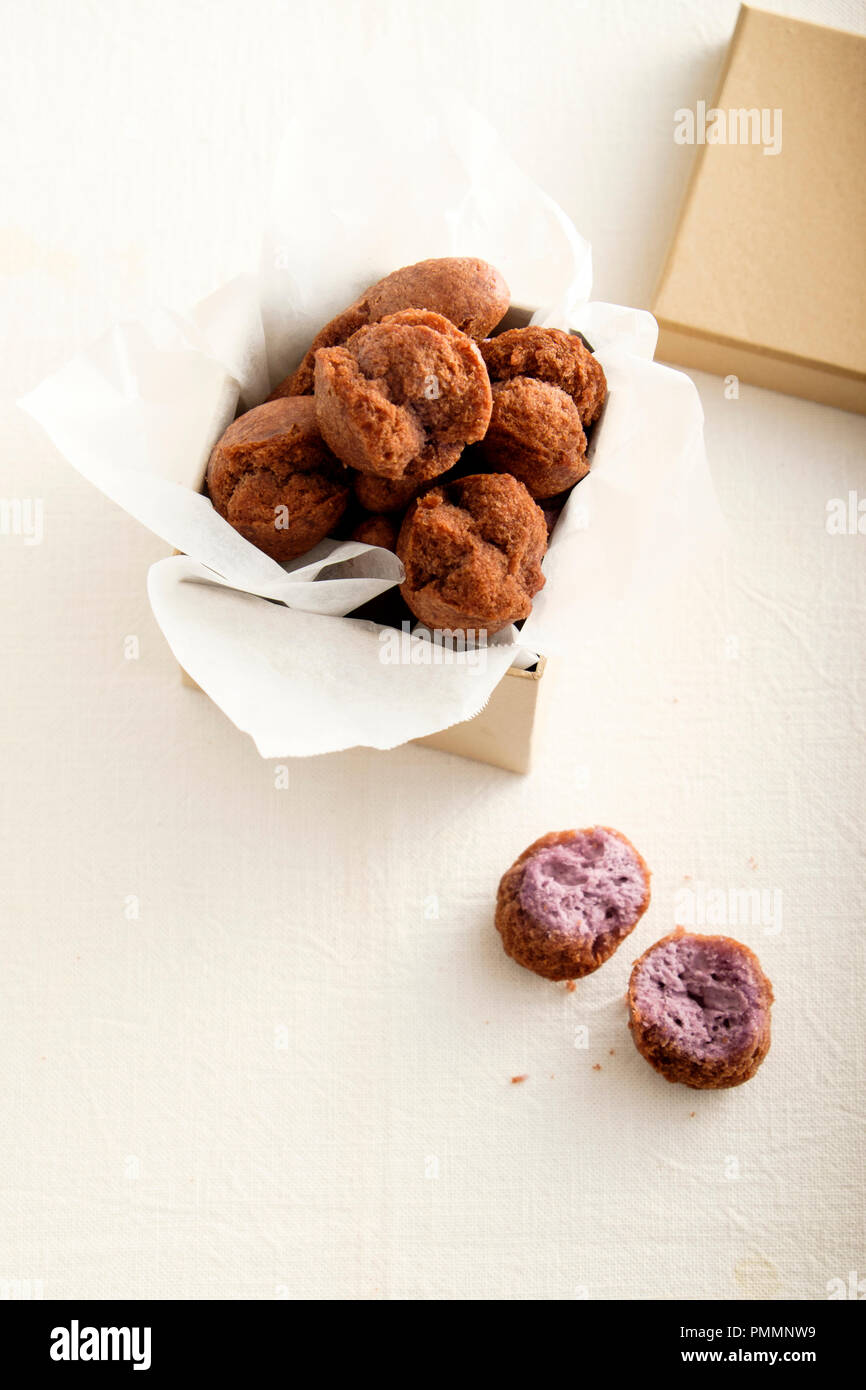 Sata andagi (Okinawan sweet deep-fried bun Stock Photo - Alamy