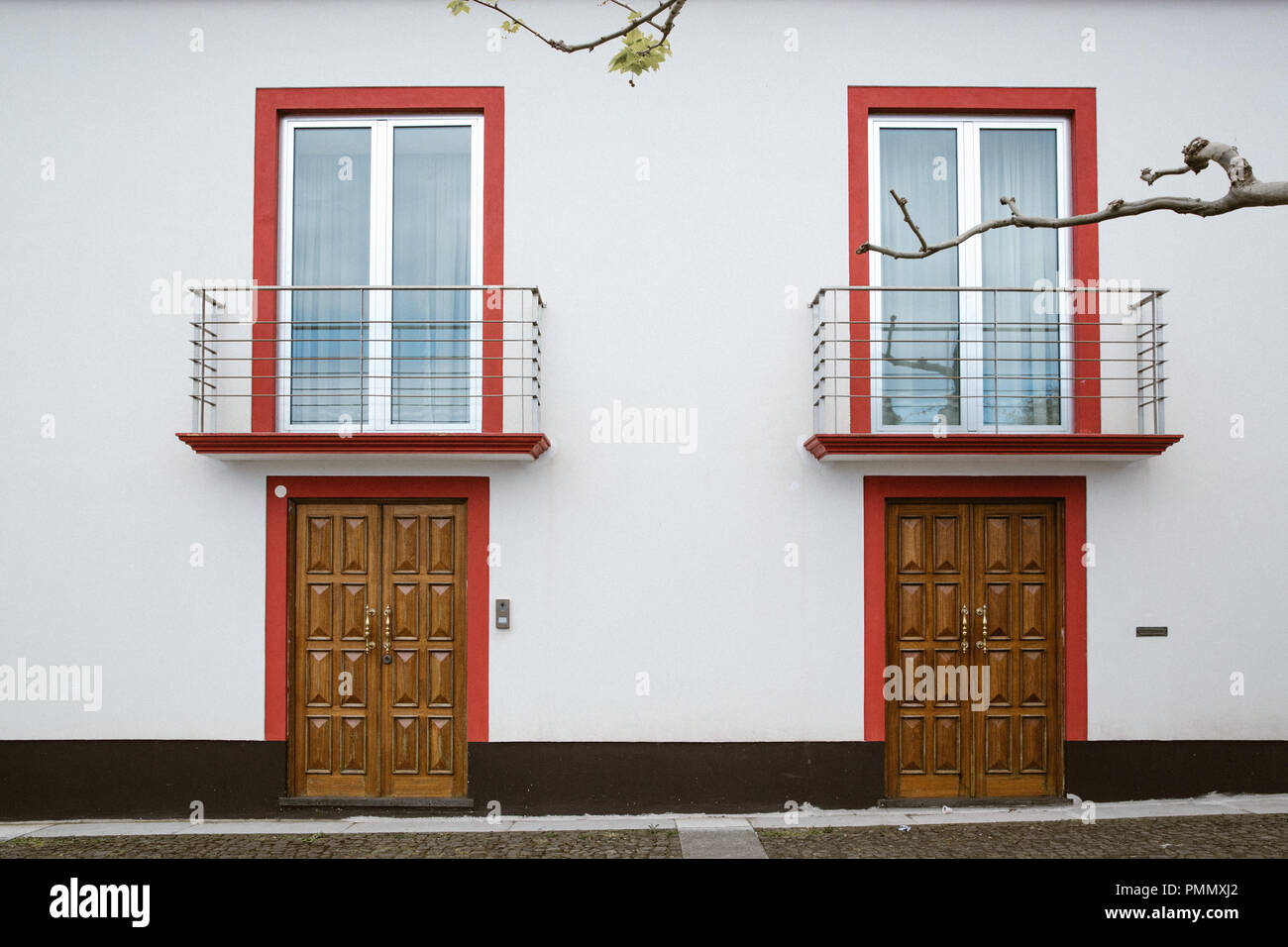Identical houses on street hi-res stock photography and images - Alamy