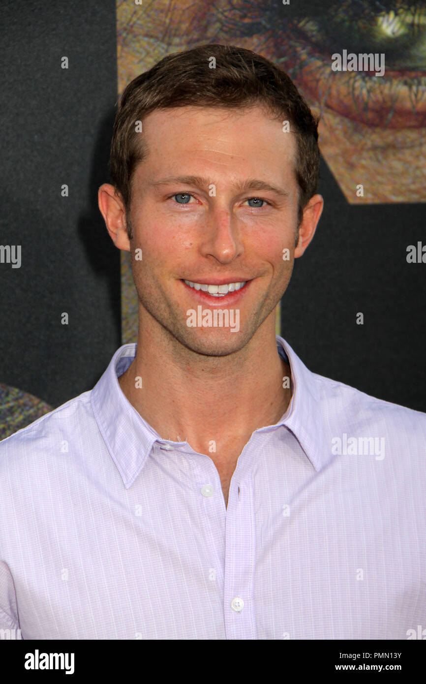 Bond premiere hi-res stock photography and images - Alamy