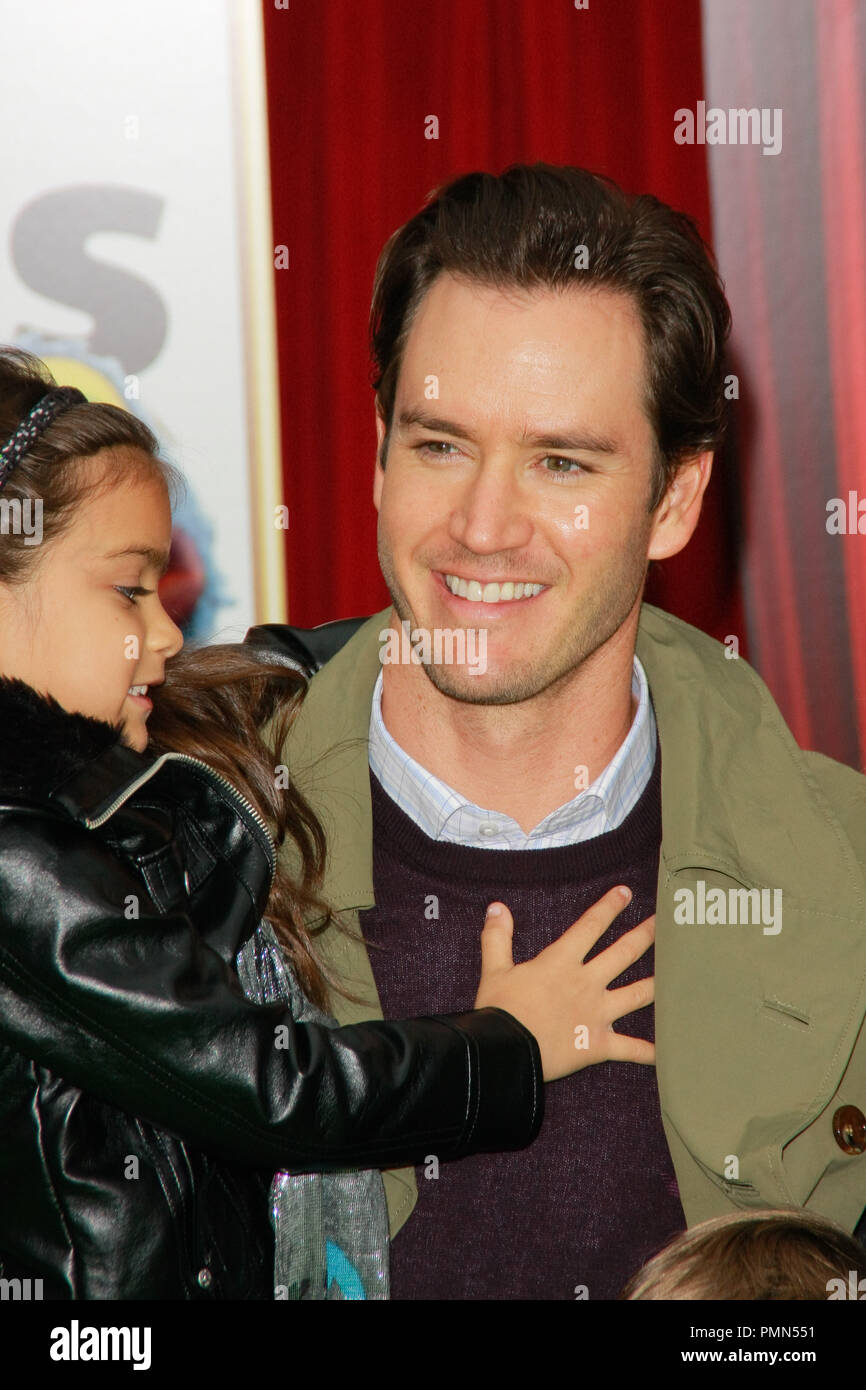 Mark-Paul Gosselaar and Family at the World Premiere of Disney's "The ...
