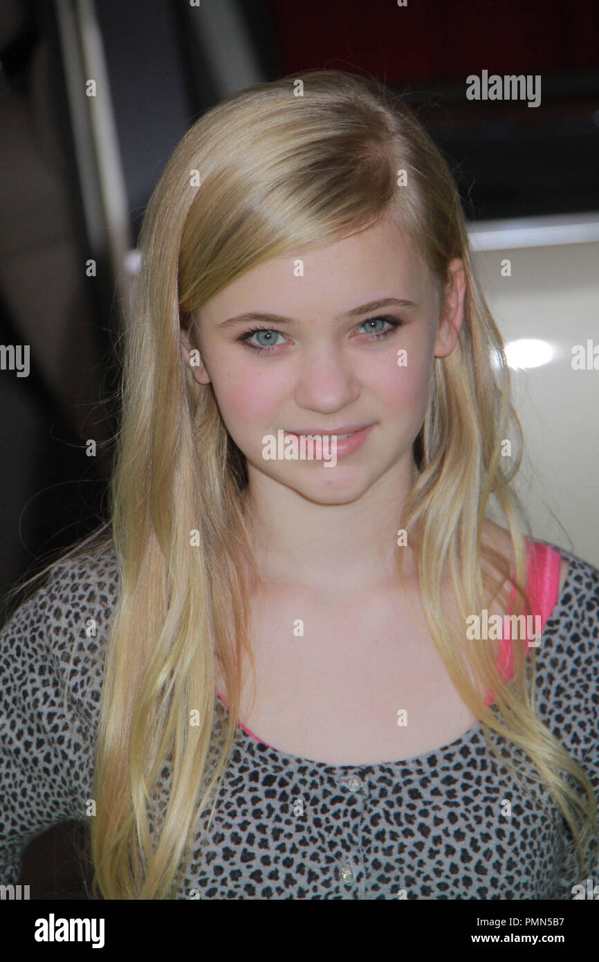 Sierra McCormick 11/12/2011 "Muppets" Premiere held at El Capitan ...