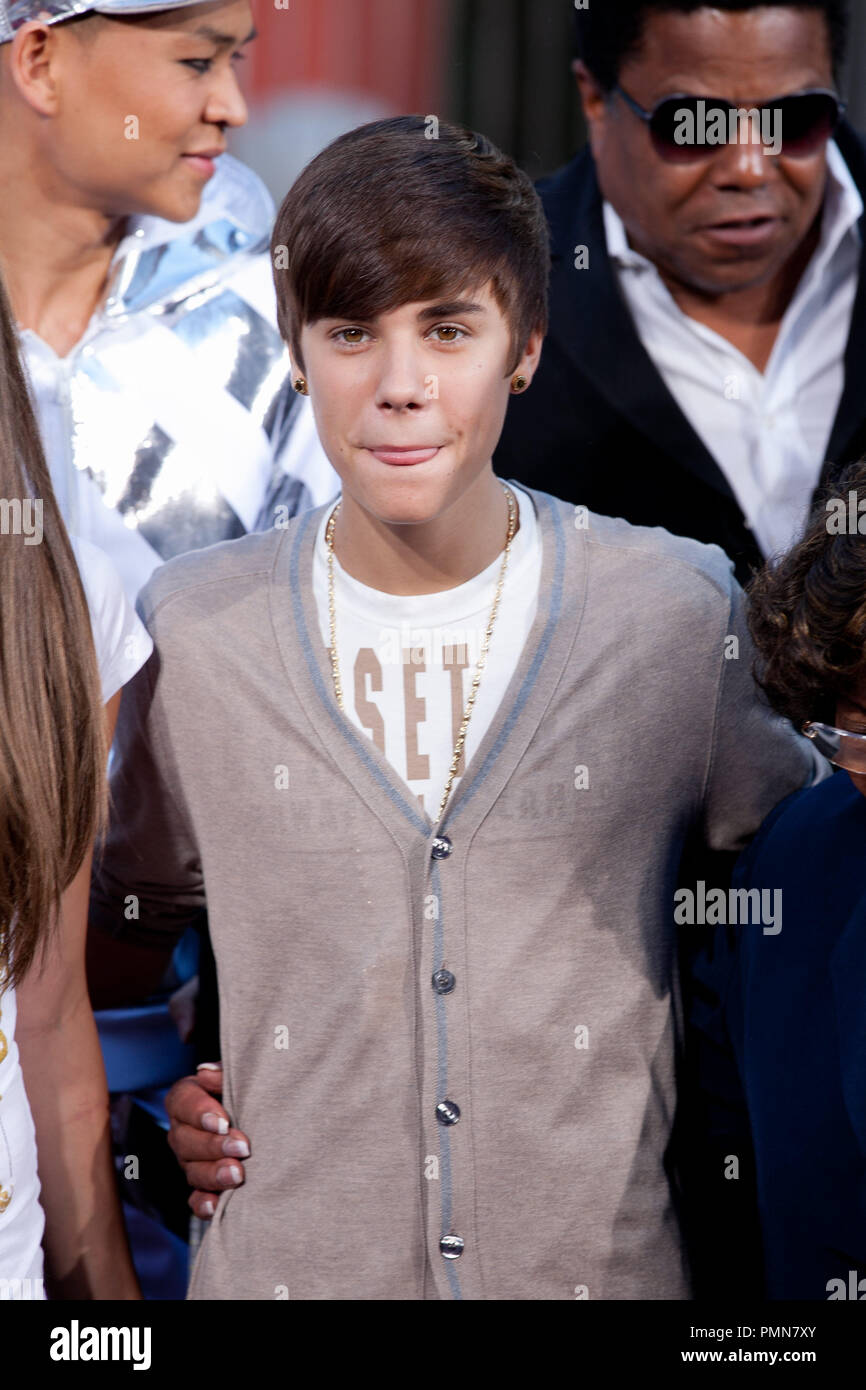 Justin bieber michael jackson hand hi-res stock photography and images ...