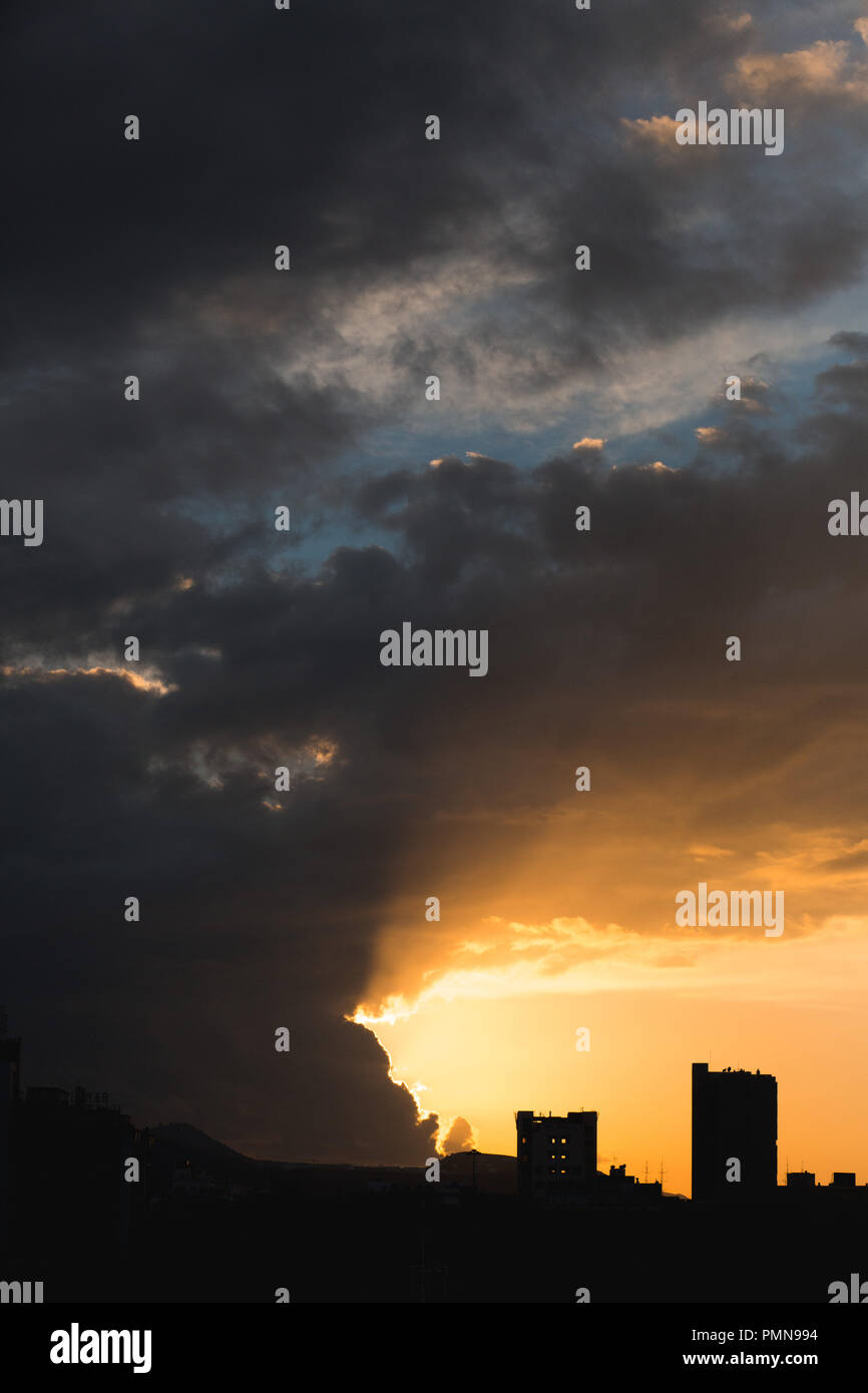 High rise tower blocks hi-res stock photography and images - Alamy