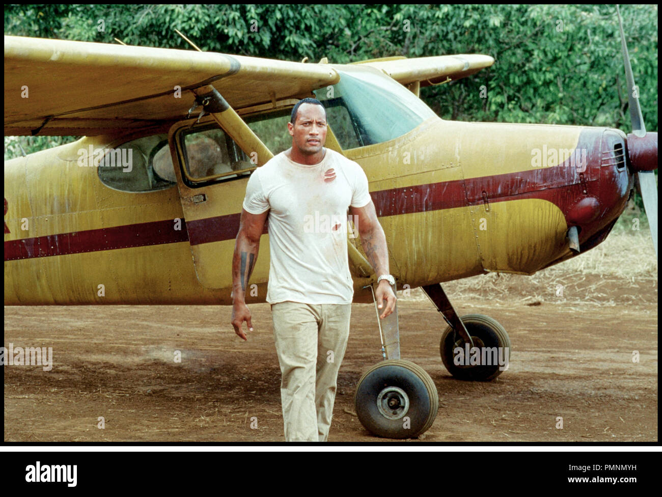 The Rundown 2003 Dwayne Johnson The Rock Stock Photos & The Rundown ...