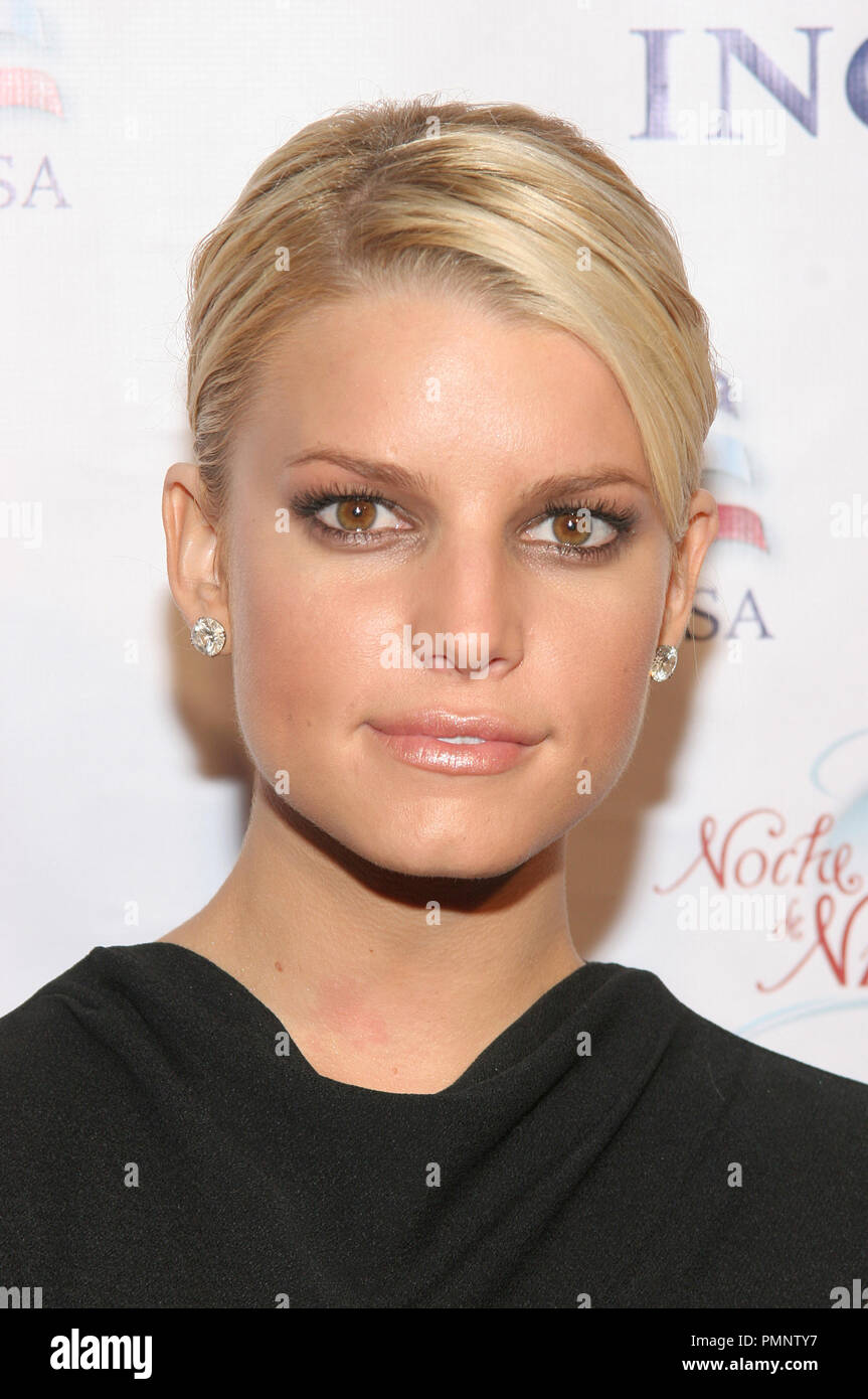 10 jessica simpson 10 red carpet event hi-res stock photography and ...