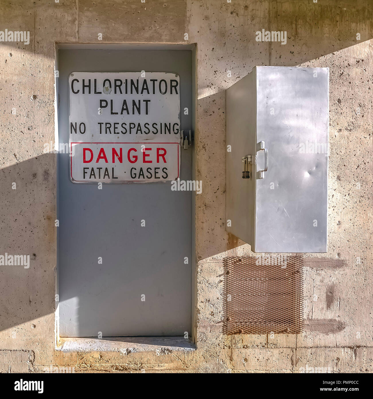 Danger keep out sign door hi-res stock photography and images - Alamy