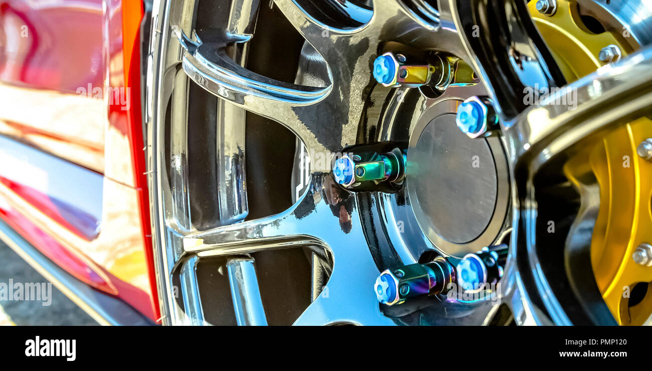 Blue bolt hi-res stock photography and images - Alamy