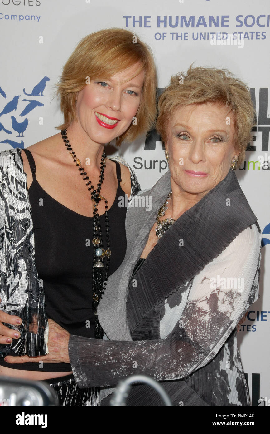 Cloris leachman daughter hi-res stock photography and images - Alamy