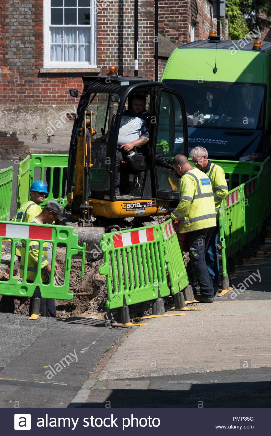 Workman Digging Road High Resolution Stock Photography and Images - Alamy