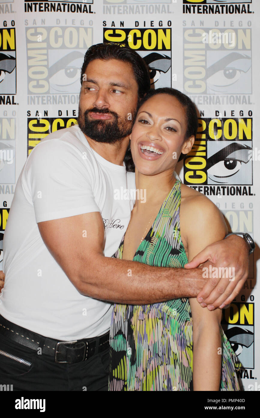 Cynthia addai robinson spartacus hi-res stock photography and images ...