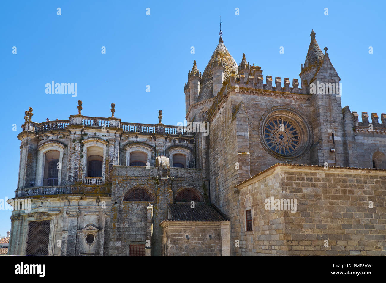The view of Cathedral of Evora (Se de Evora) – a Roman Catholic church ...