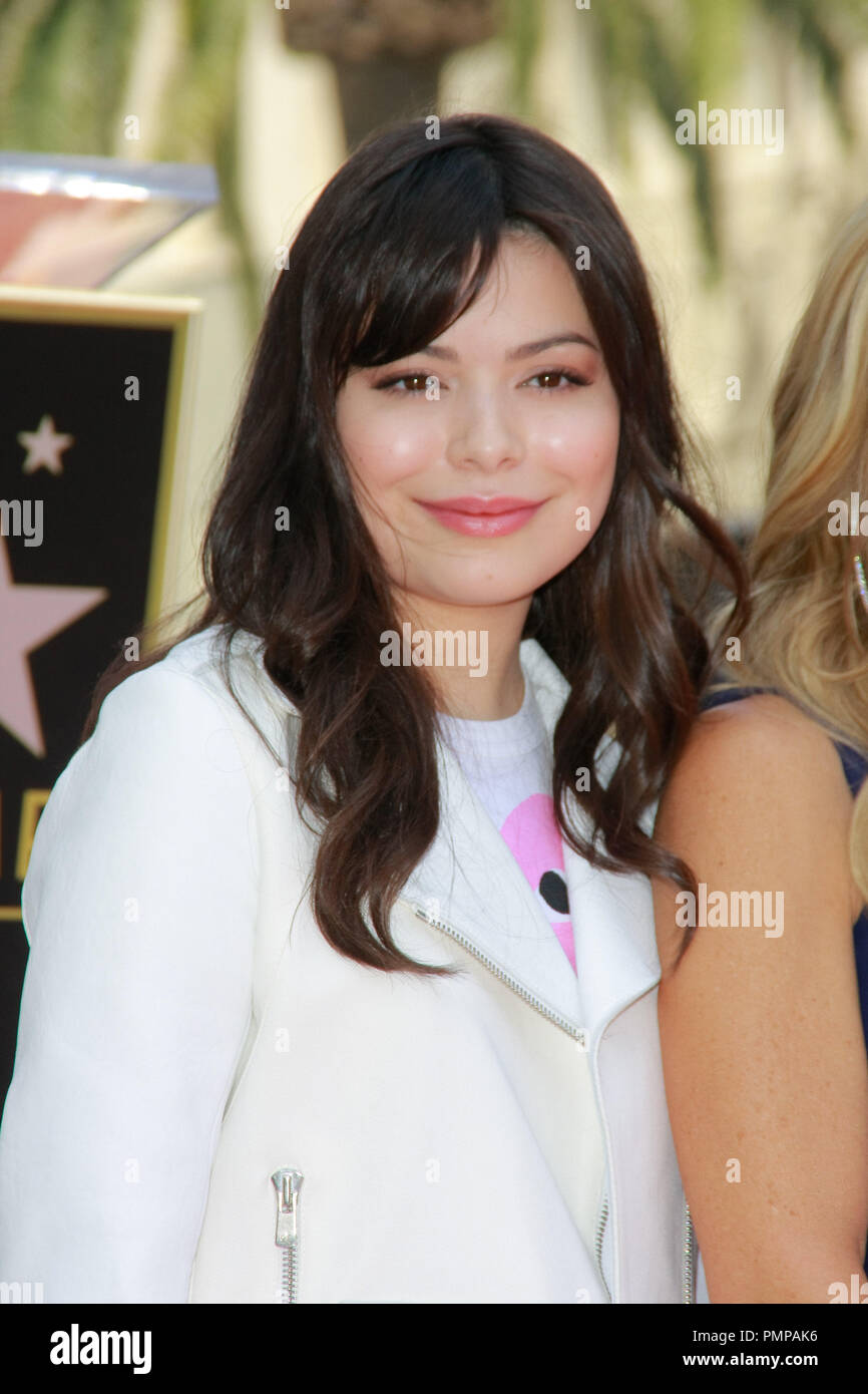 Miranda cosgrove 2012 hi-res stock photography and images - Alamy