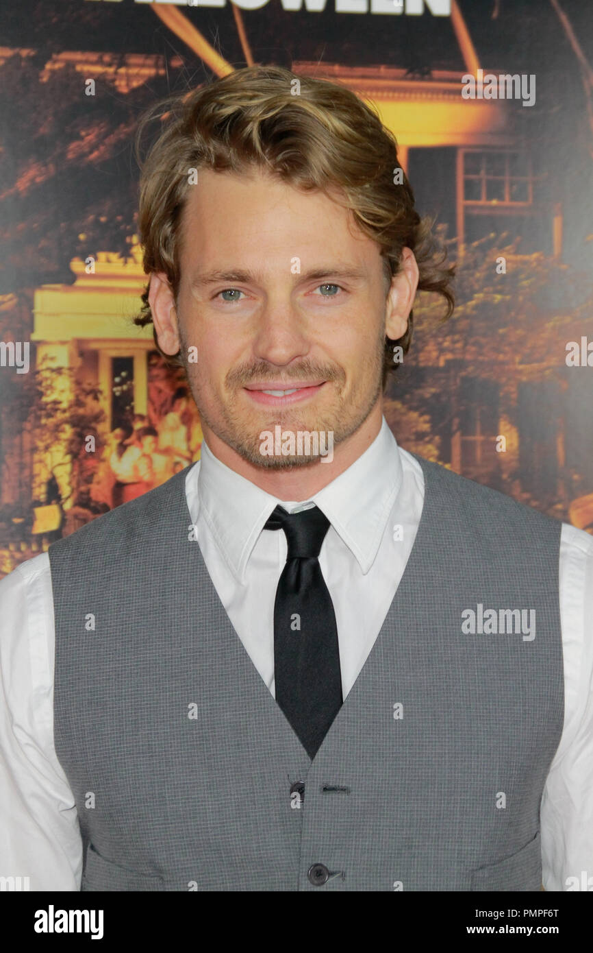 Josh Pence at the Premiere of Paramount Pictures' "Fun Size". Arrivals ...