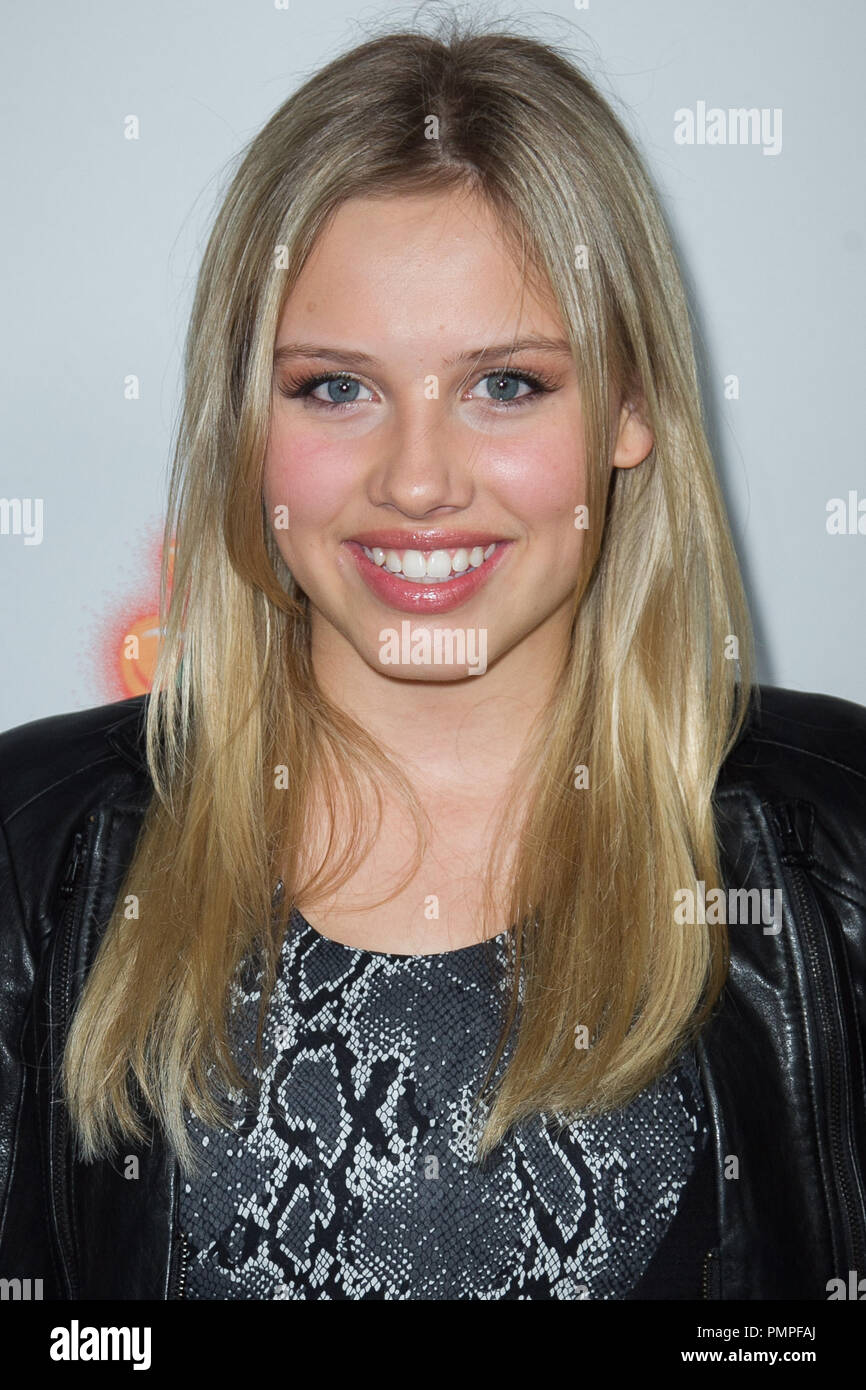Gracie Dzienny arrives at the Premiere of Paramount Pictures' 'Fun Size ...