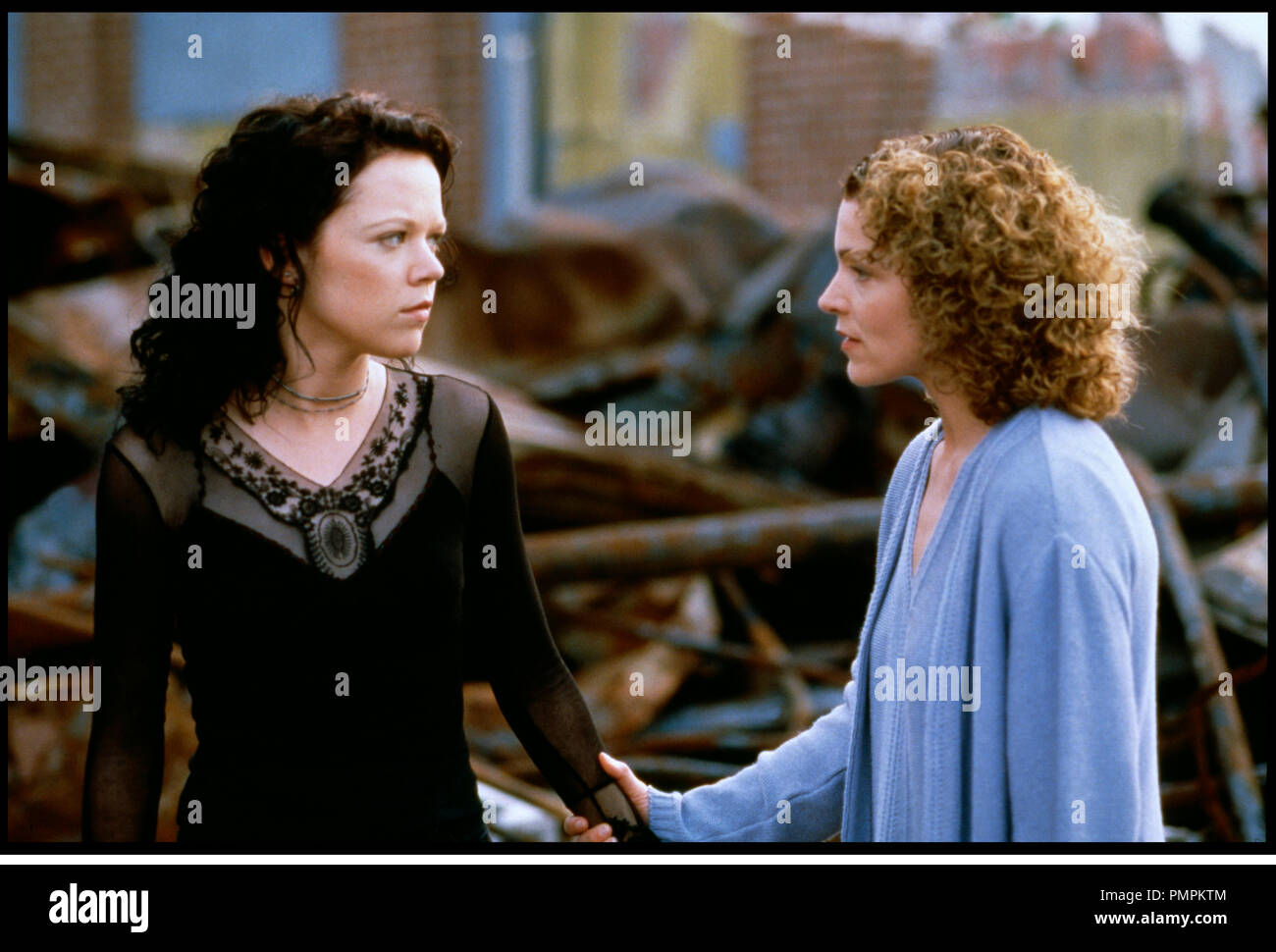 Emily Bergl Rage Carrie 1999 Stock Photos & Emily Bergl Rage Carrie ...