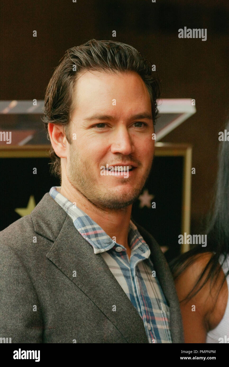 Mark Paul Gosselaar at the Hollywood Chamber of Commerce ceremony to ...