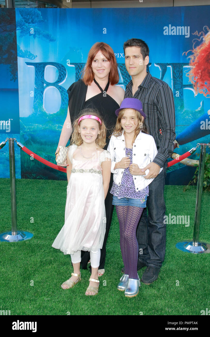 Molly ringwald family hi-res stock photography and images - Alamy