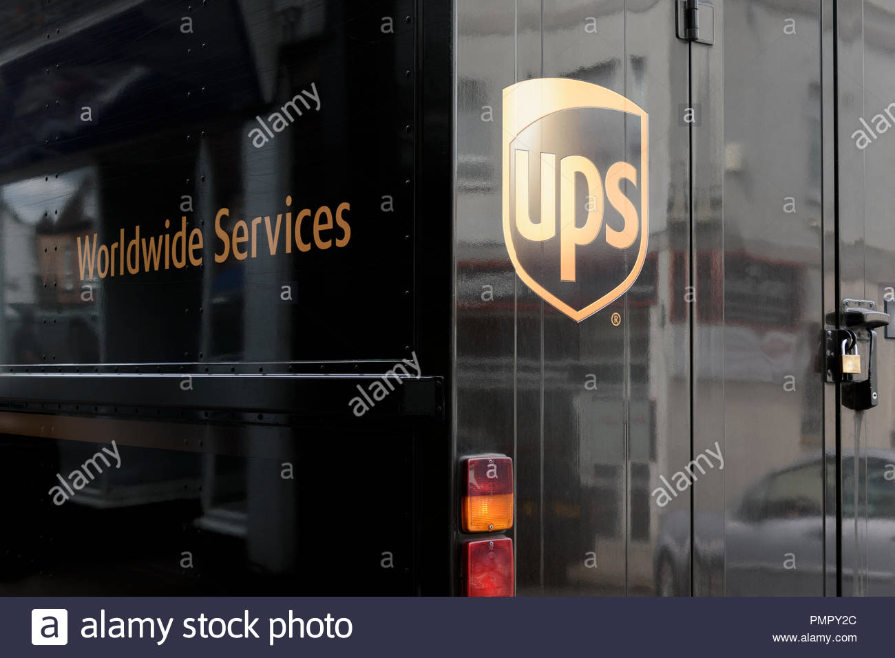 Ups Logo High Resolution Stock Photography and Images - Alamy