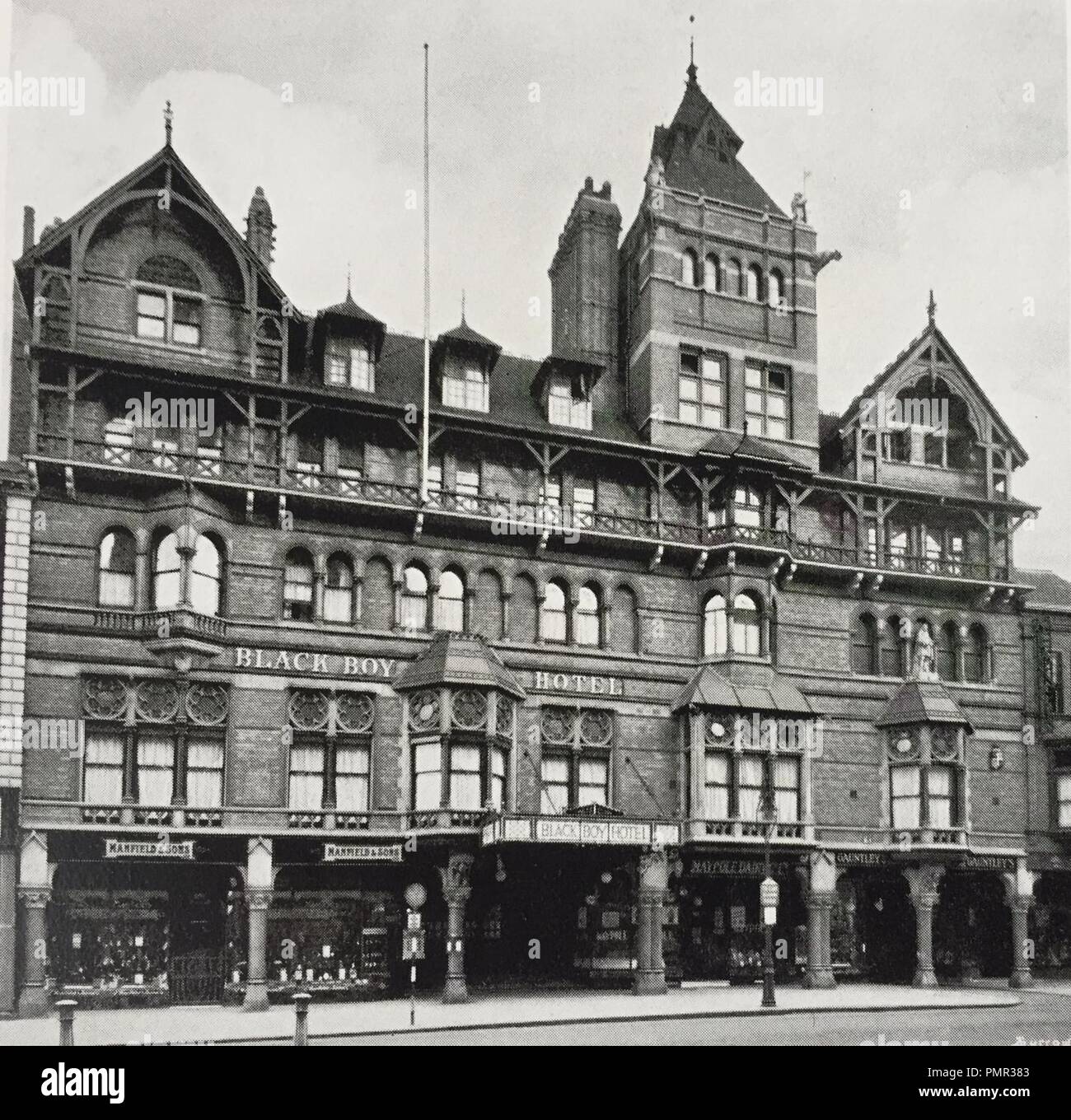 Vintage hotel boy hi-res stock photography and images - Alamy