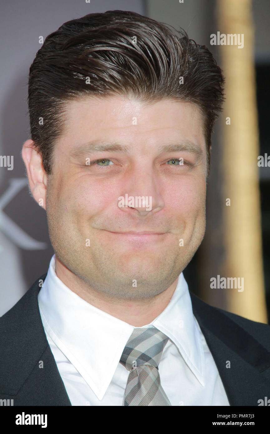 Jay R. Ferguson 04/16/2012 "The Lucky One" Premiere held at Grauman's ...