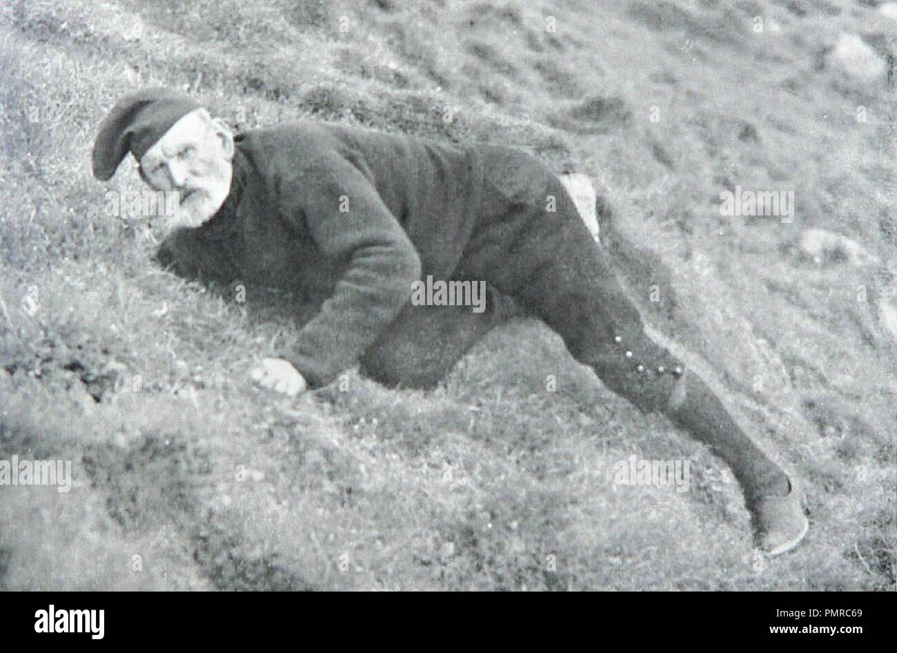 Bird catching Mykines 1934 Stock Photo - Alamy