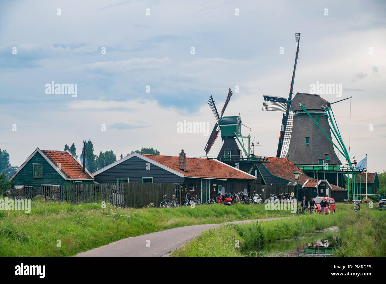 Hen houses hi-res stock photography and images - Alamy