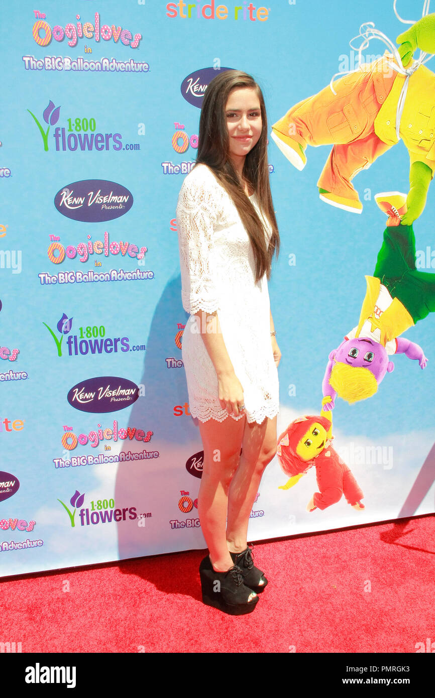 Savannah Lathem at the Premiere of "The Oogieloves in the Big Balloon ...