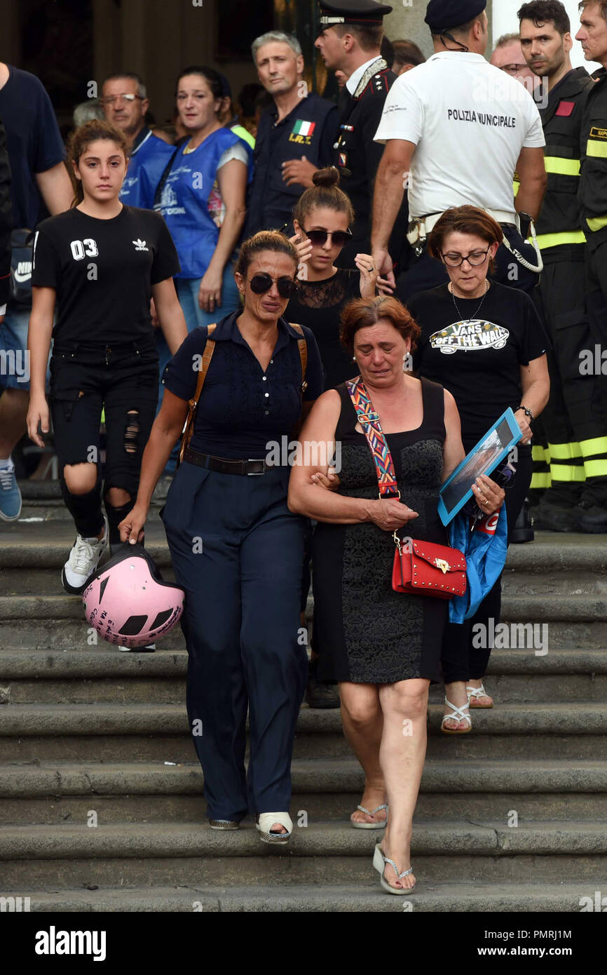 The funerals of Giovanni Battiloro, Matteo Bertonati, Gerardo Esposito ...