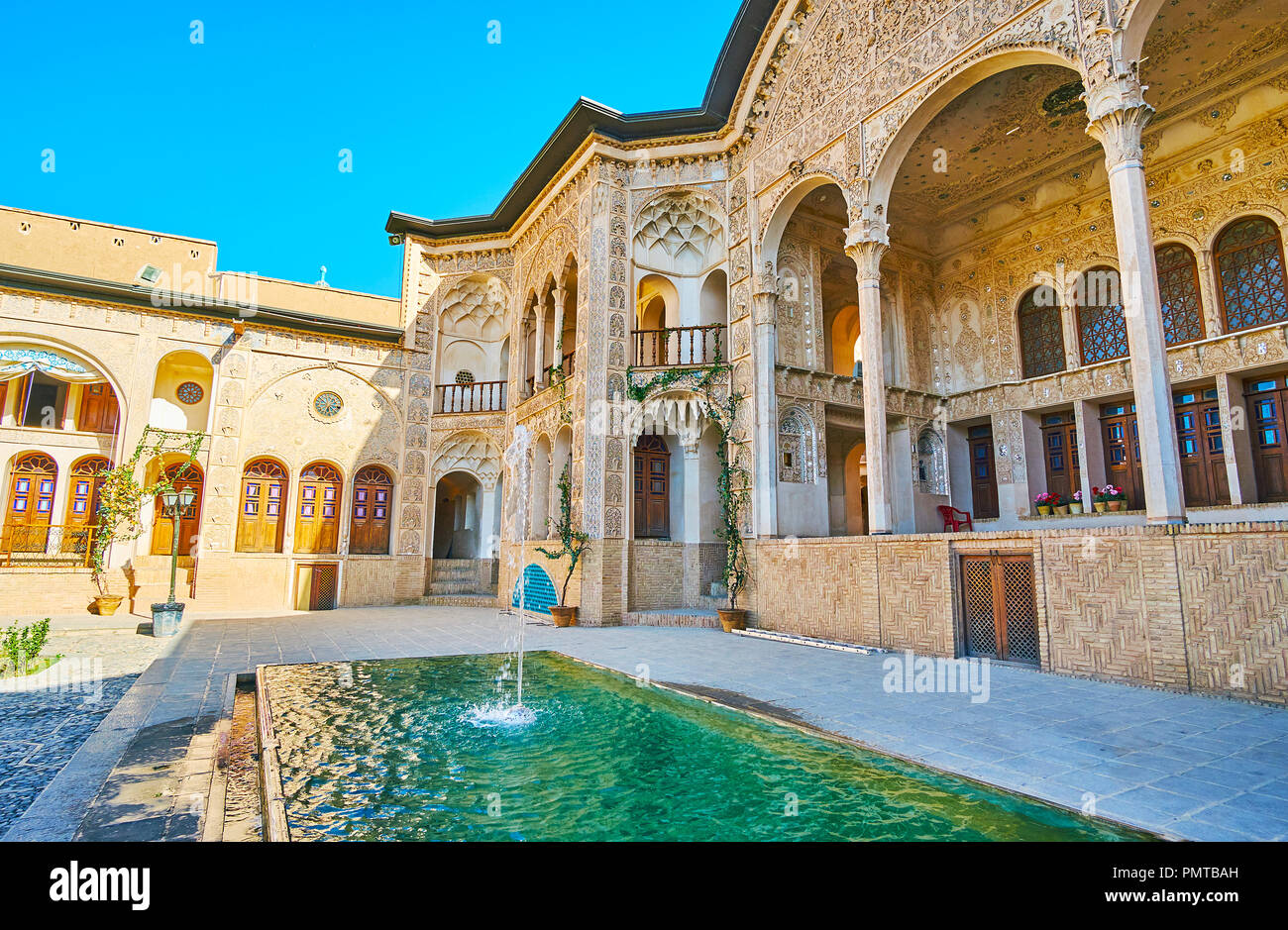 Fountain In Front Yard House High Resolution Stock Photography and Images - Alamy