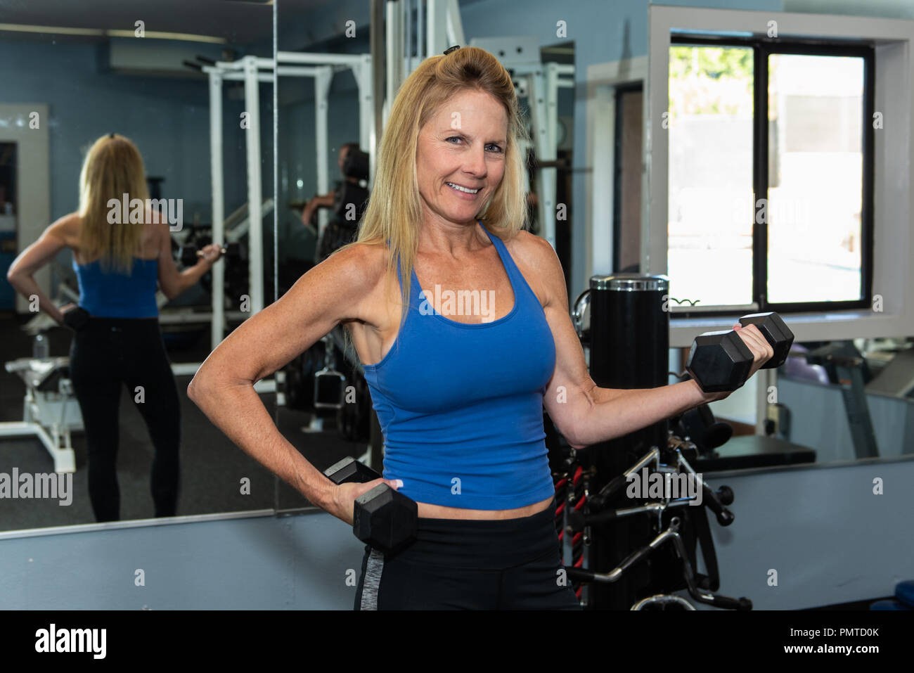 Strong physique hi-res stock photography and images - Alamy