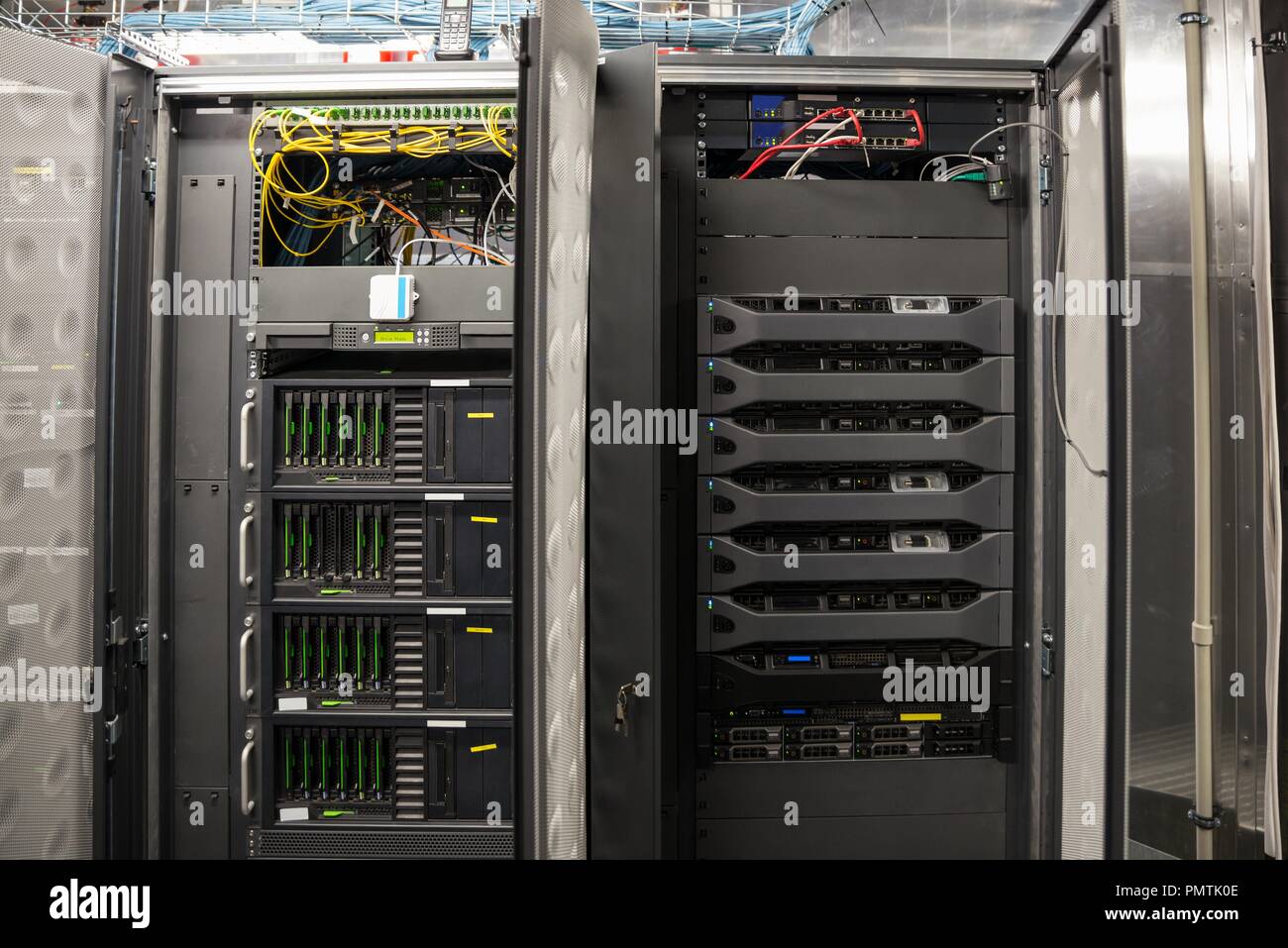 Server hard drives data center hi-res stock photography and images - Alamy
