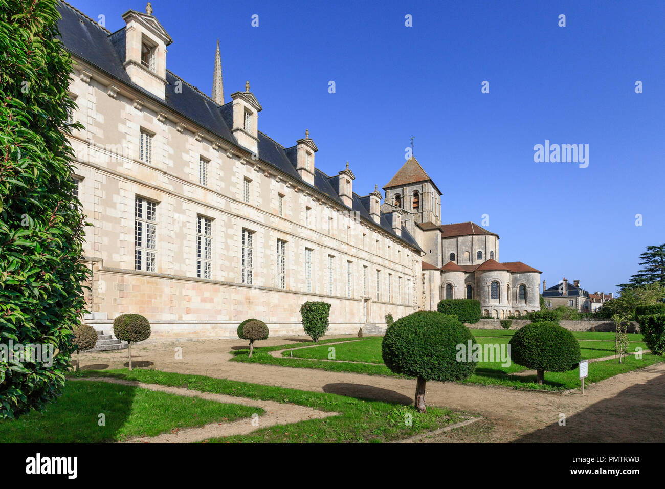 Abbaye de saint savin sur gartempe hi-res stock photography and images ...