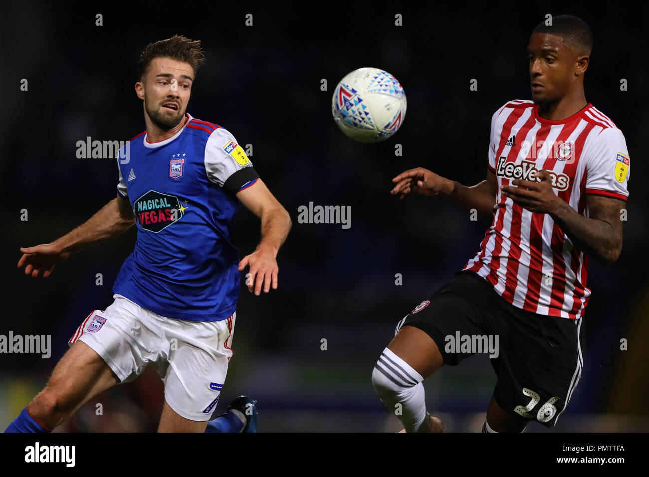 Ezri Konsa Brentford High Resolution Stock Photography and Images - Alamy