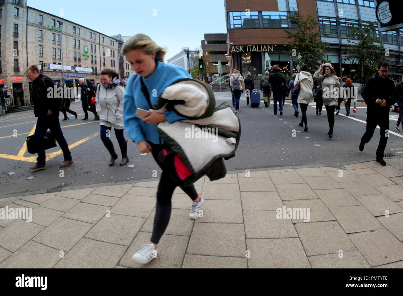 Amber warning wind hi-res stock photography and images - Alamy