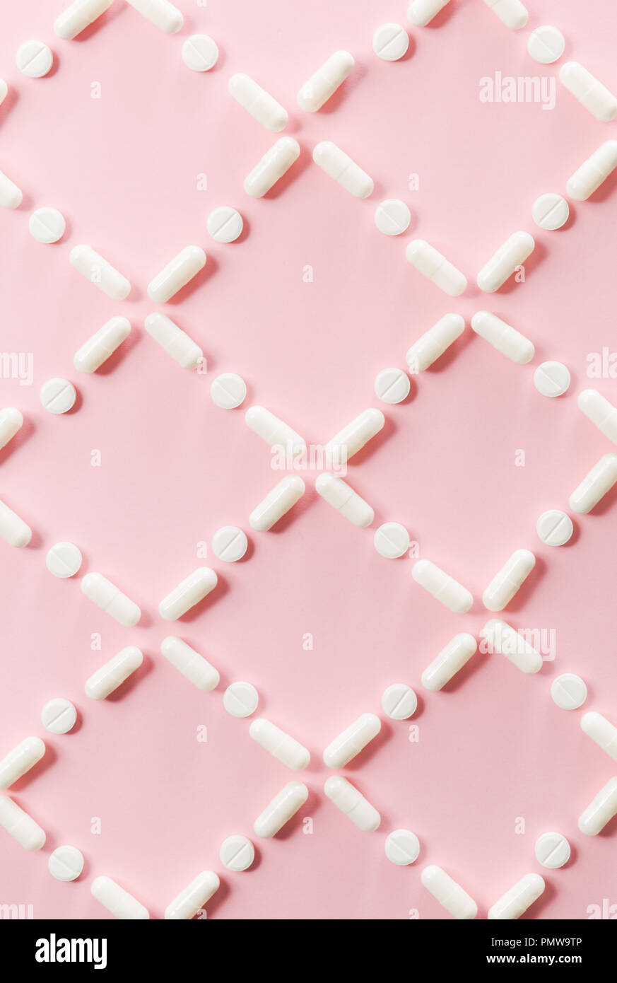 Pill pattern hi-res stock photography and images - Alamy