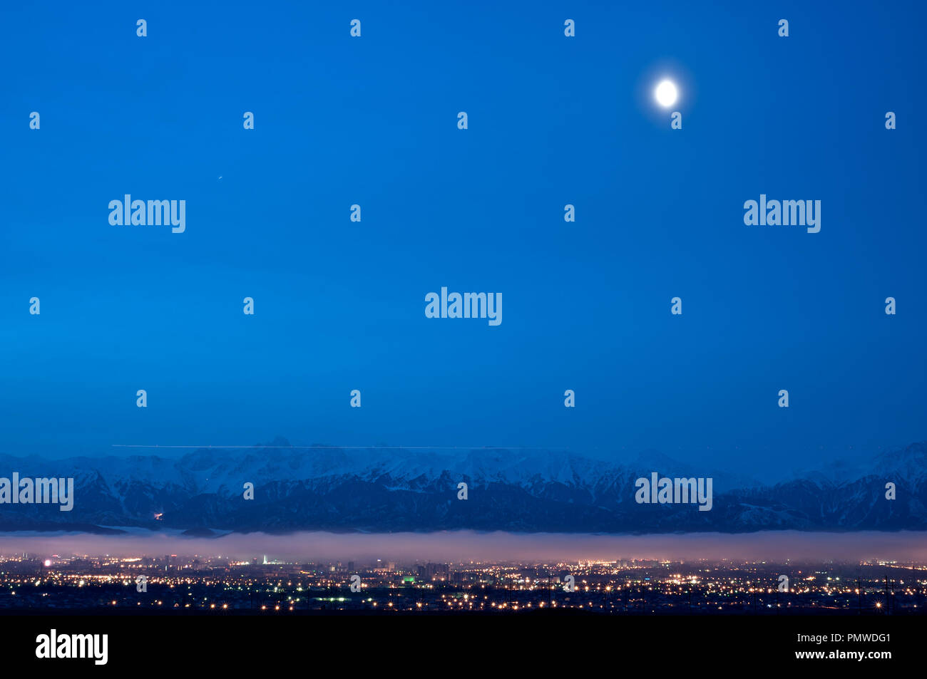 Clouds under the moon hi-res stock photography and images - Alamy