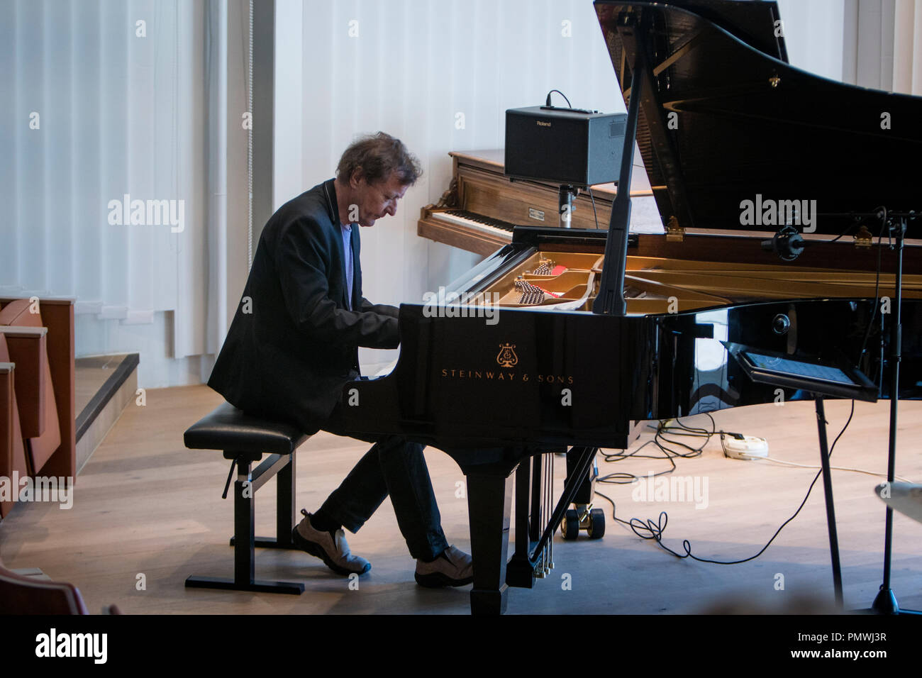 Dag arnesen trio hi-res stock photography and images - Alamy