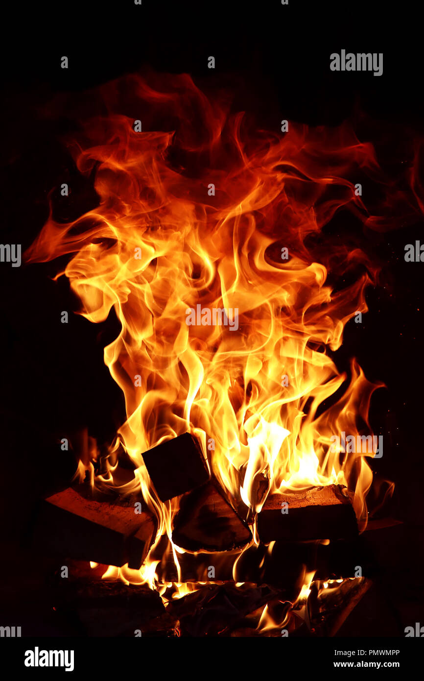 Long tongues of flame of burning fire Stock Photo - Alamy