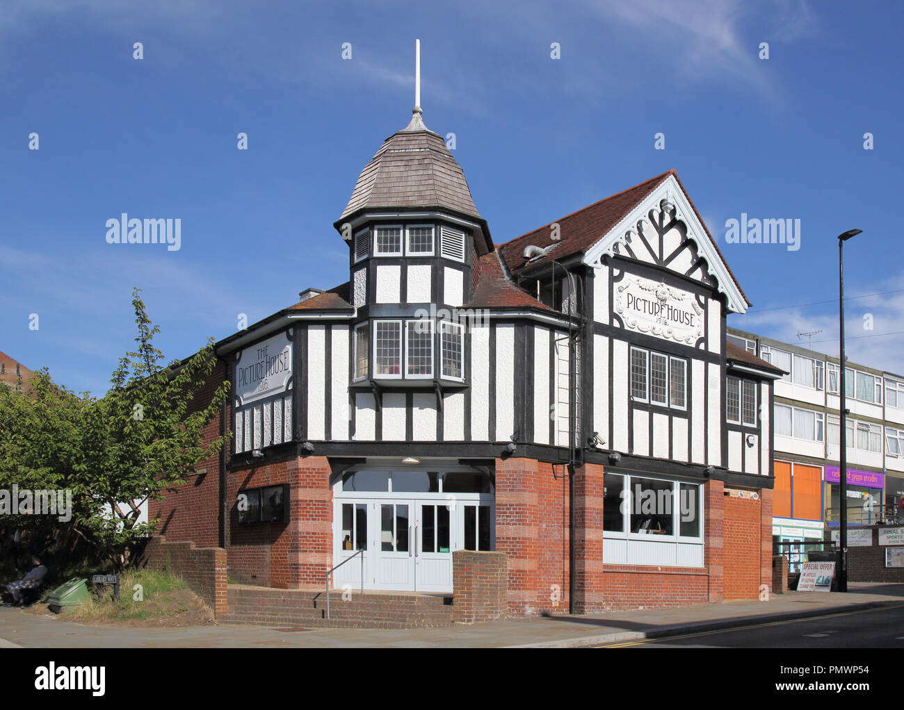 Uckfield picture house hi-res stock photography and images - Alamy