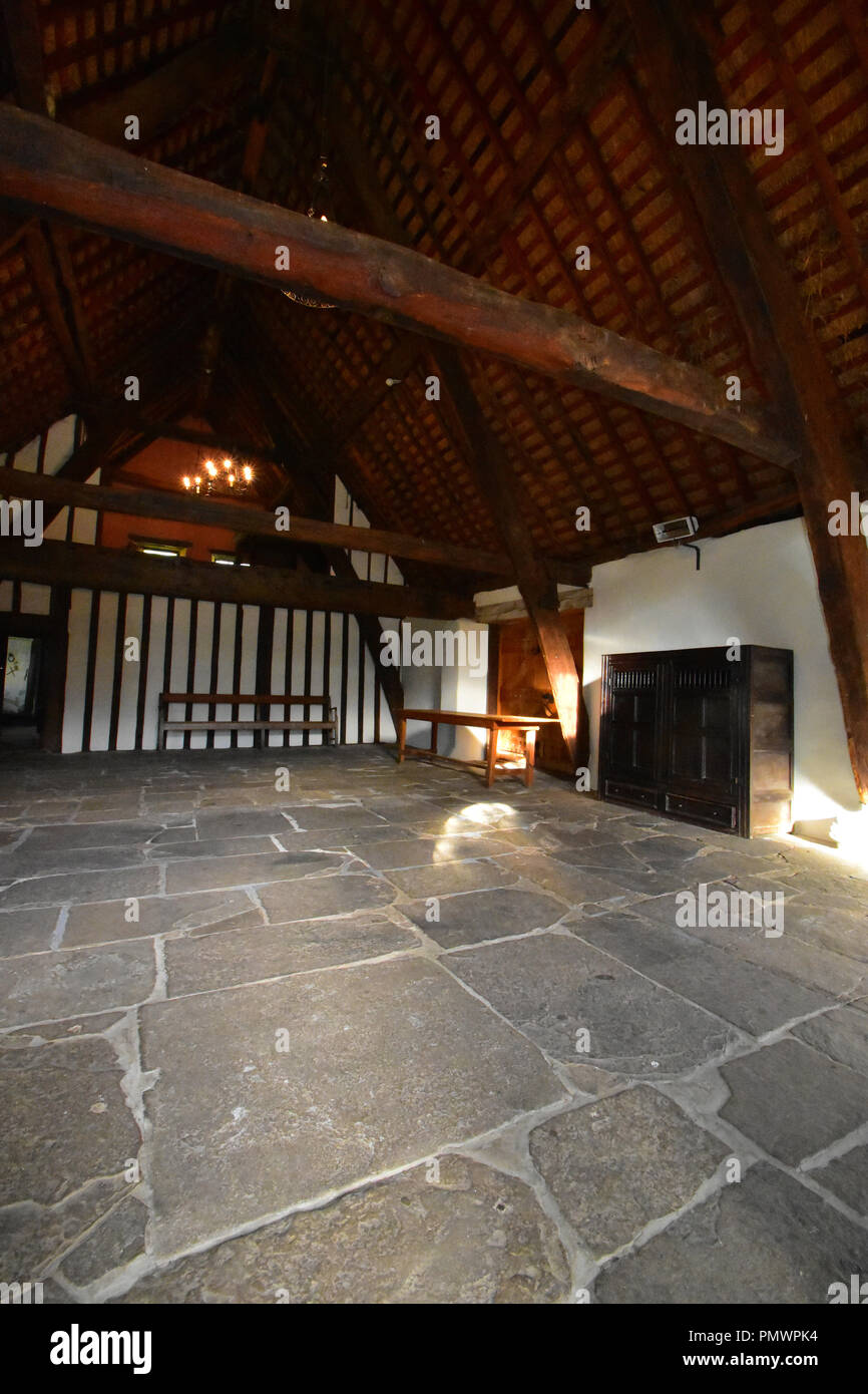 Cruck hi-res stock photography and images - Alamy