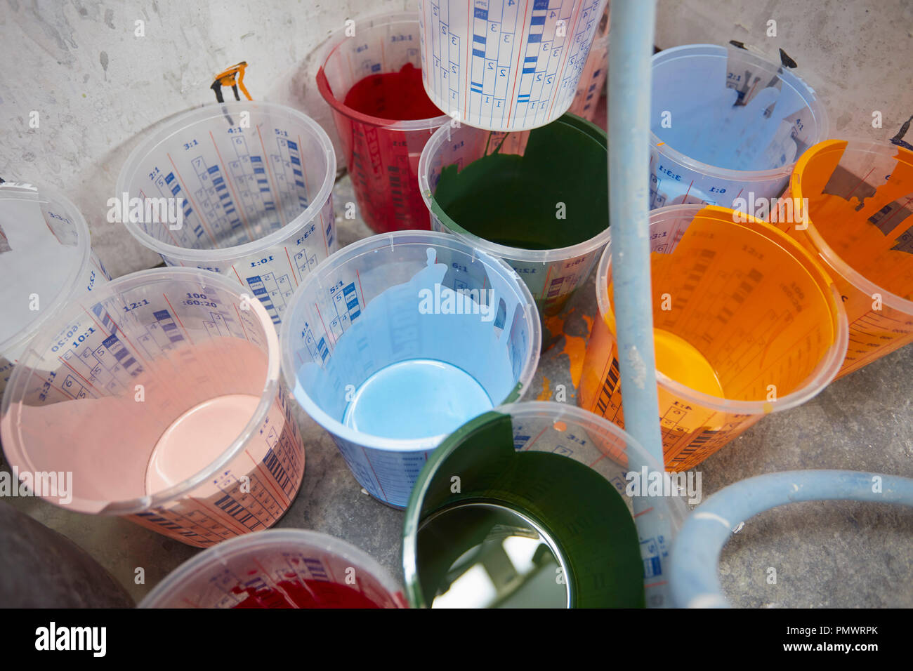 Paint bucket buckets hi-res stock photography and images - Alamy Paint bucket buckets hi-res stock photography and images - Alamy