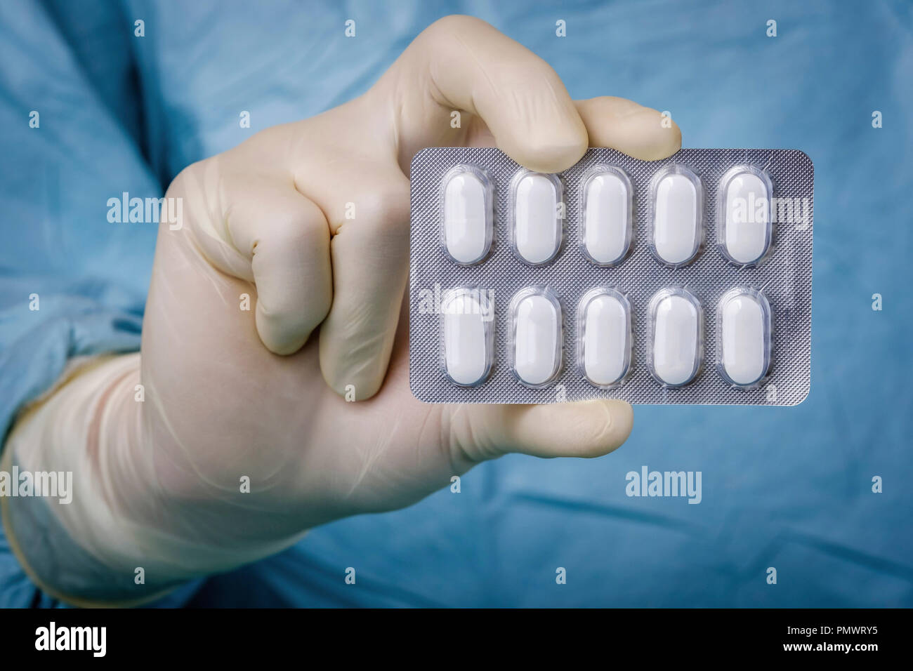 Large blister pack hi-res stock photography and images - Alamy