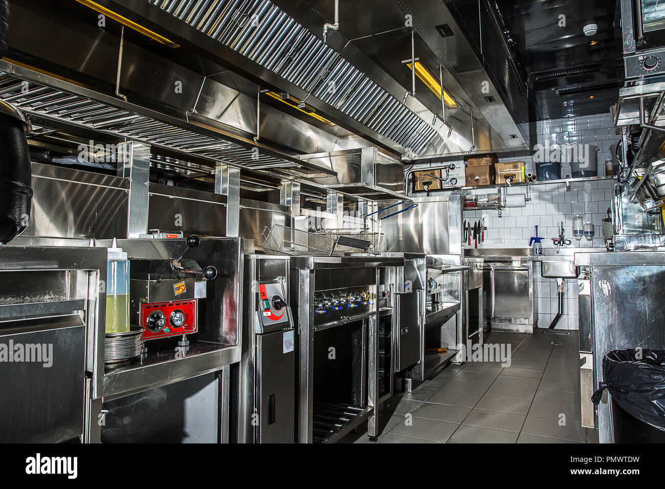Professional kitchen, view counter in stainless steel Stock Photo - Alamy