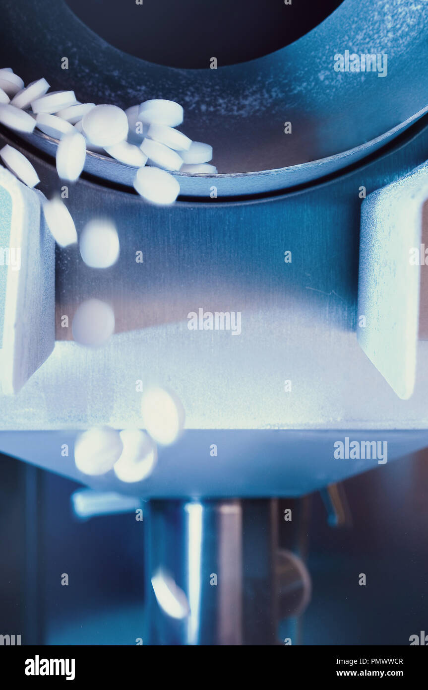 Dropping machine hi-res stock photography and images - Alamy