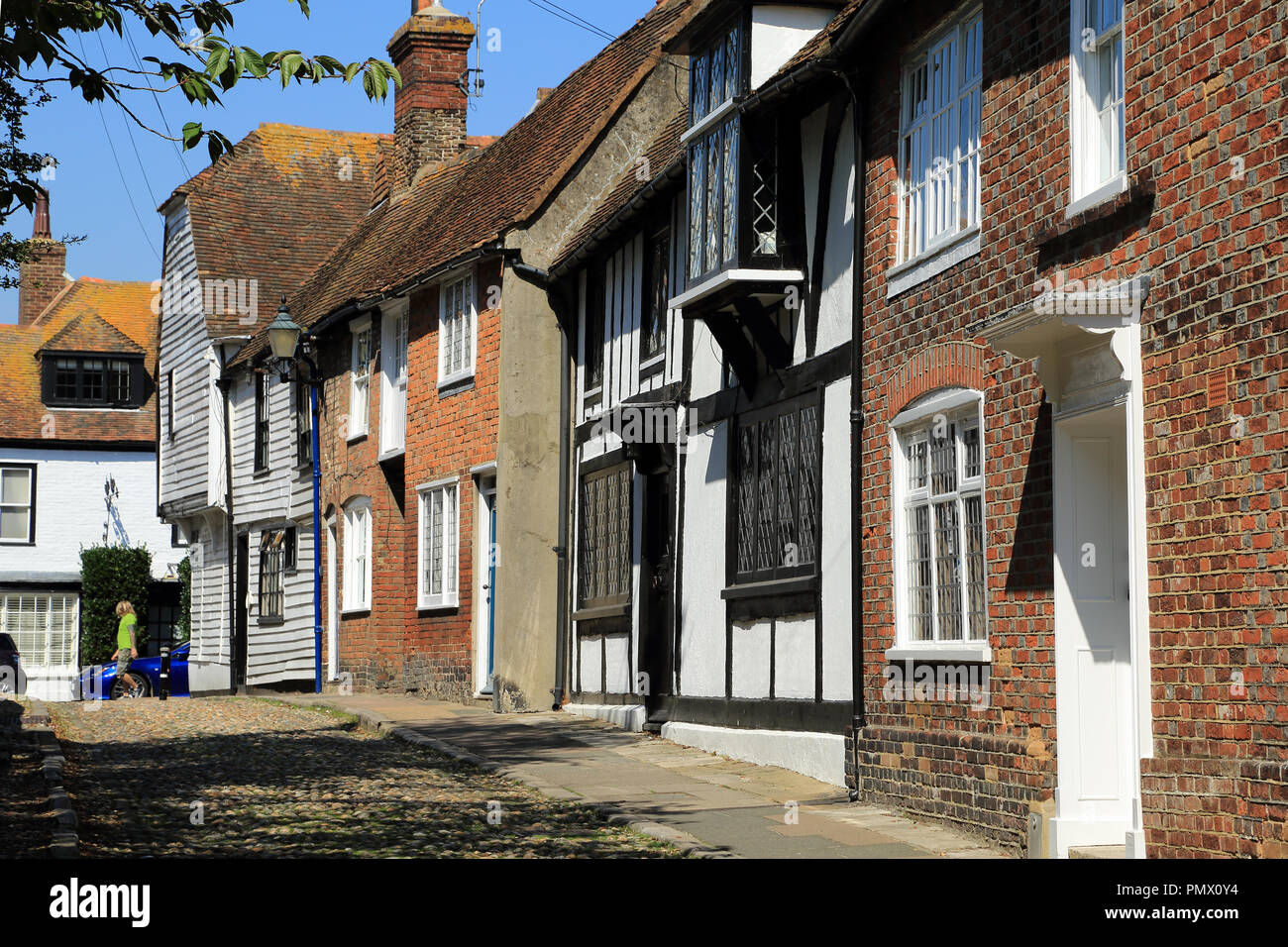 Cobbled street and traditional houses, Church Square, Rye, East Sussex ...